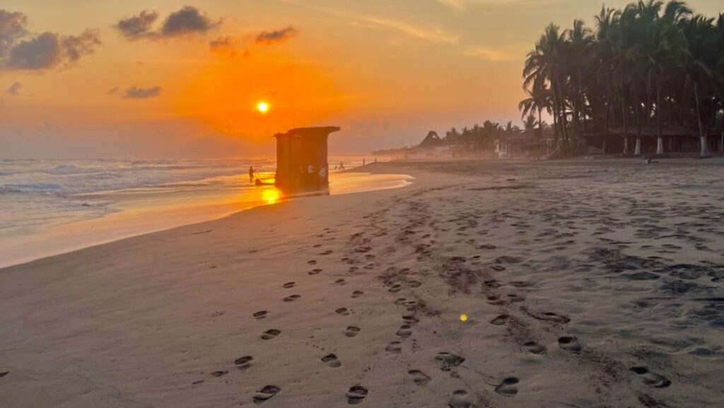 Playa Eréndira - Michoacán